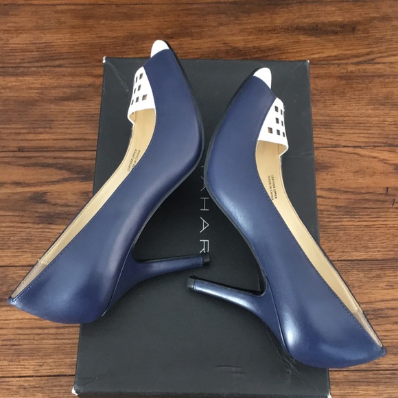 Tahari | Shoes | Tahari Bluewhite Rounded Peep Toe Pumps Size 6 | Poshmark